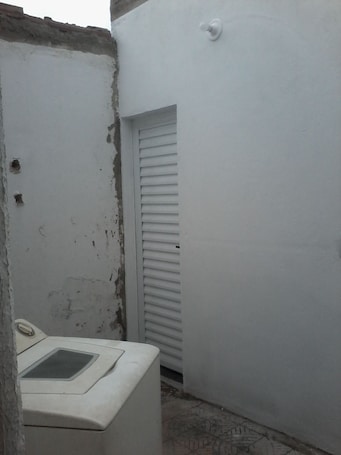 Casa, 3 quartos | Casa de banho | Um polibã, toalhas fornecidas . Vila Tibério