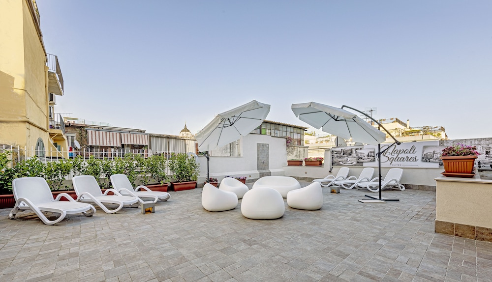 Napoli Squares Suites - Naples