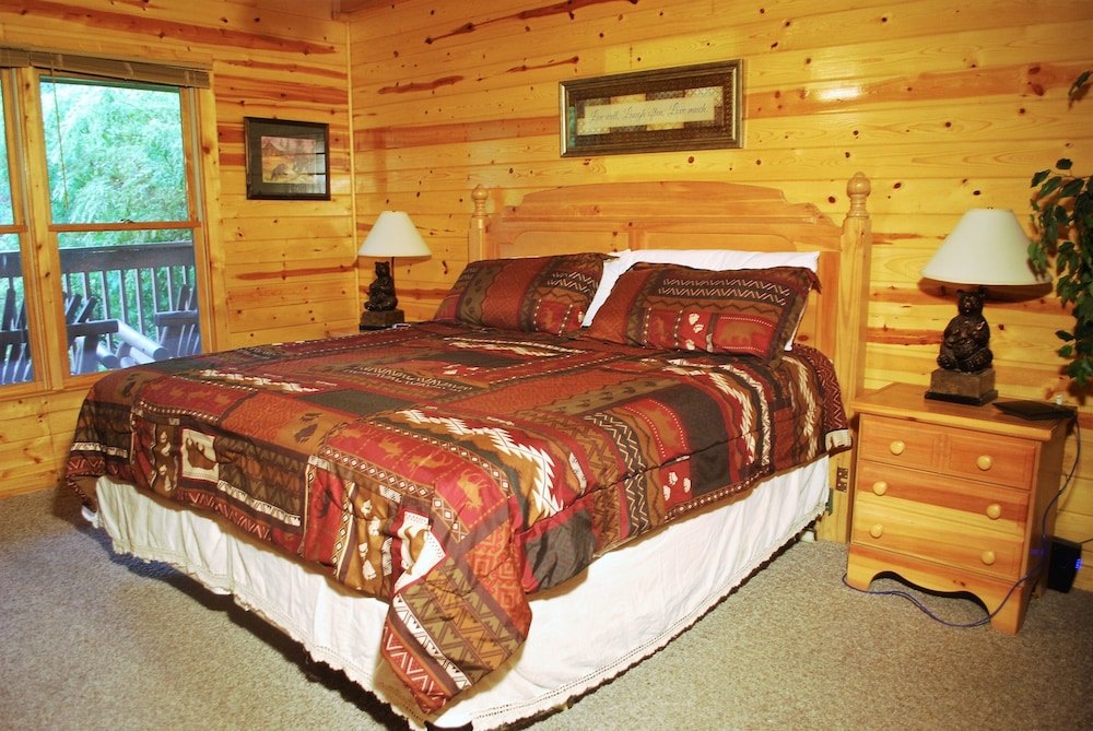 Private Cabin Close To Dollywood, The Island, And The Cal Ripken Experience. - Pigeon Forge, TN