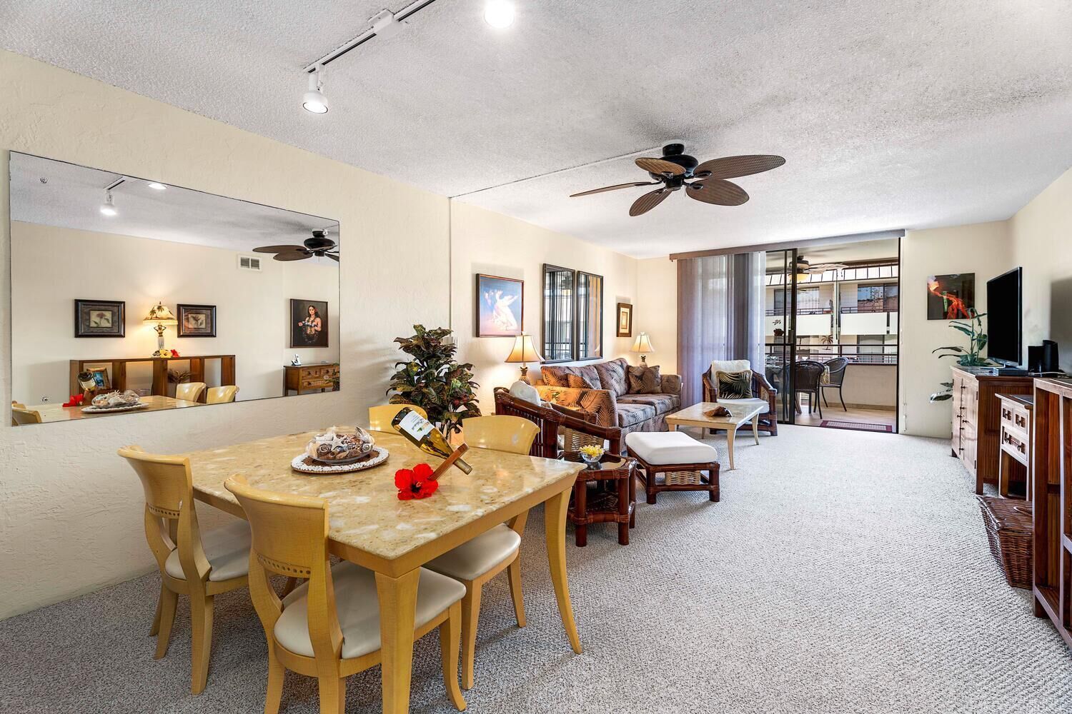 Ocean View Condo!  Across From White Sands Beach!  Remodeled Bathroom Showers! - Magic Sands Beach Park