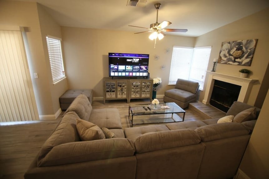 Abbeyville · 33% Off Special Elegant 1 Story W/ Pool Close To Strip & Shopping! - M Resort Spa Casino