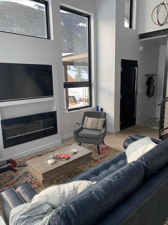 New Modern Luxury Home With Incredible Views. Closest In Town To Ohv Rd With Ev - Silverton, CO