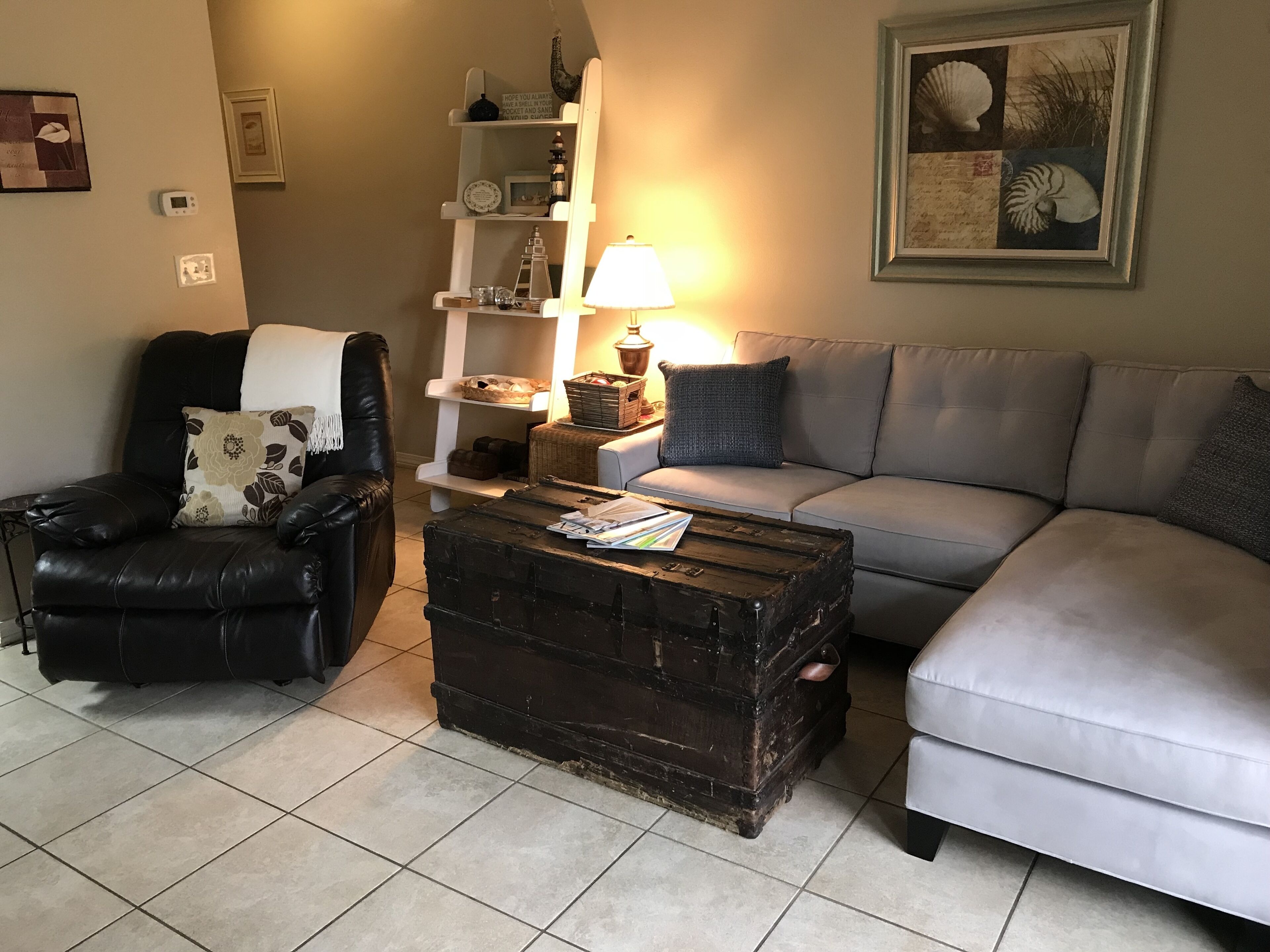 Direct Gulf View,  Designer Decor! Steps To Sand. Sleeps 6. - Destin, FL