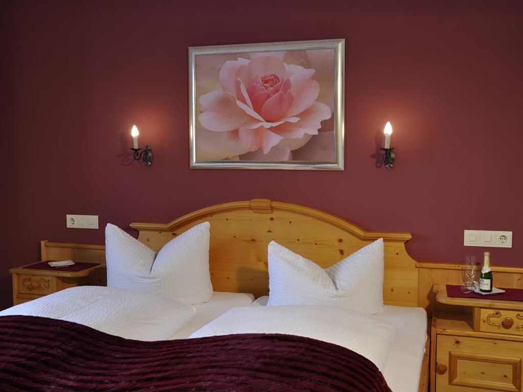 Ferienwohnung Blumenzauber (2 Schlafz.) - Gästehaus Freihofer - Seehausen am Staffelsee