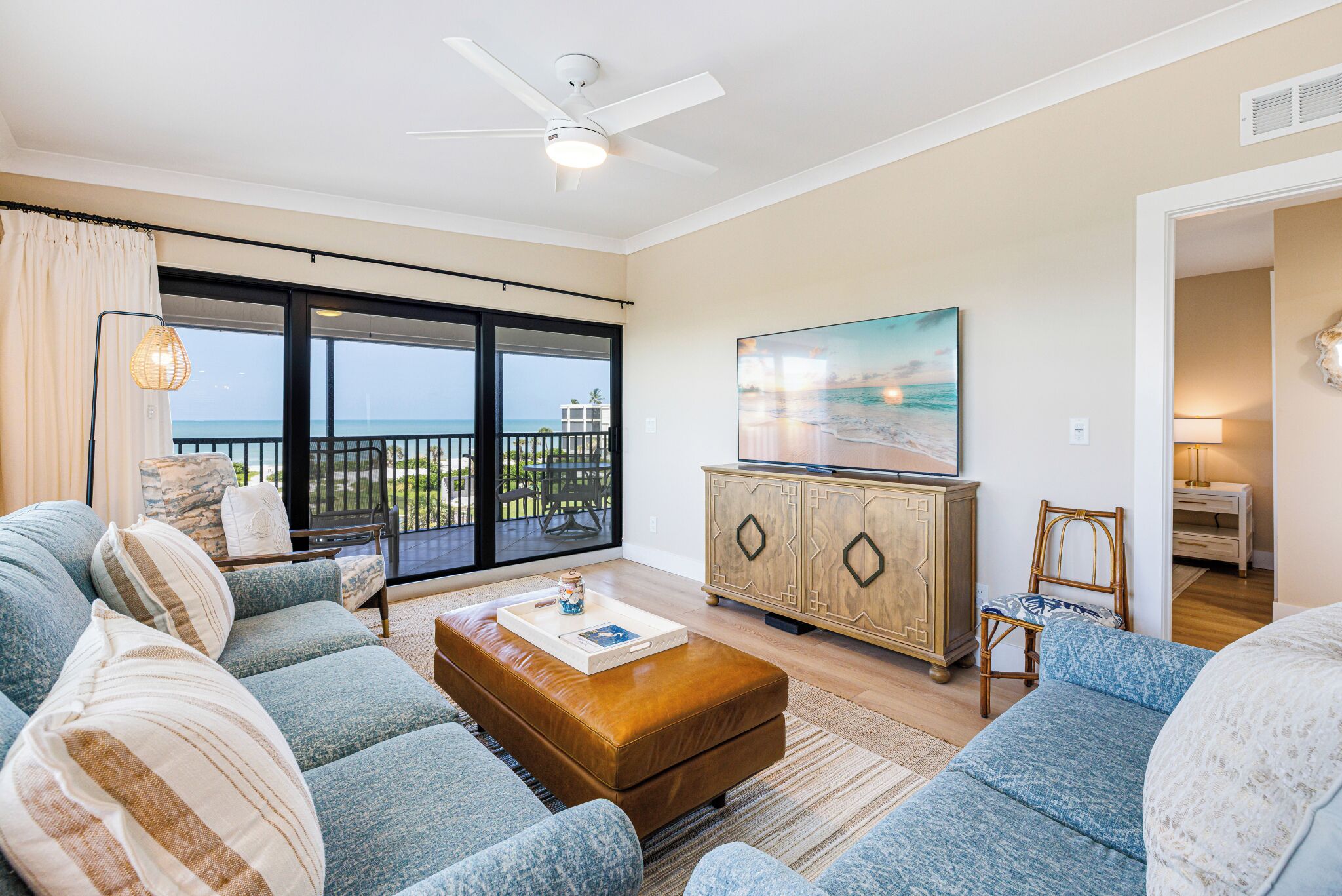 Sand Pointe #231, 2 Bed 2 Bath Top-floor End Unit Overlooking Pool & The Gulf - Sanibel, FL