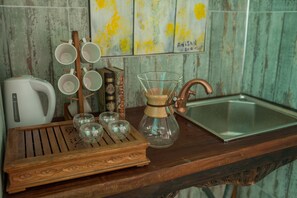 Apartamento clássico, 2 quartos | Comodidades do quarto