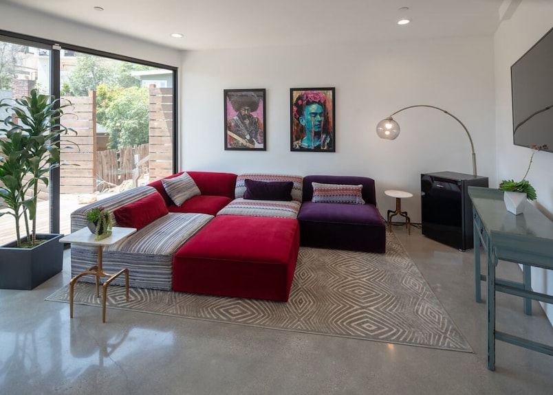 La Casa En Las Colinas - Burbank, CA