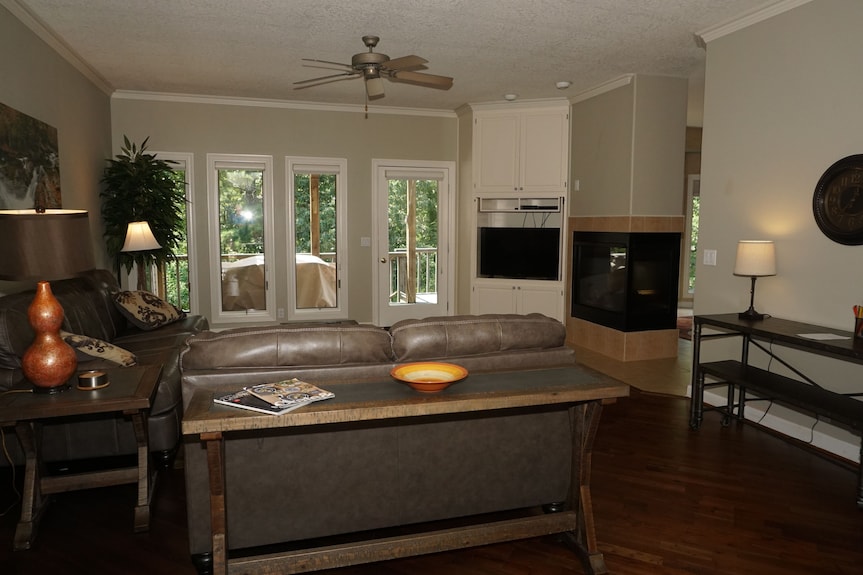 Beautiful, Peaceful Lrg Townhome- Right By Lake Balboa & Marina - Hot Springs Village, AR