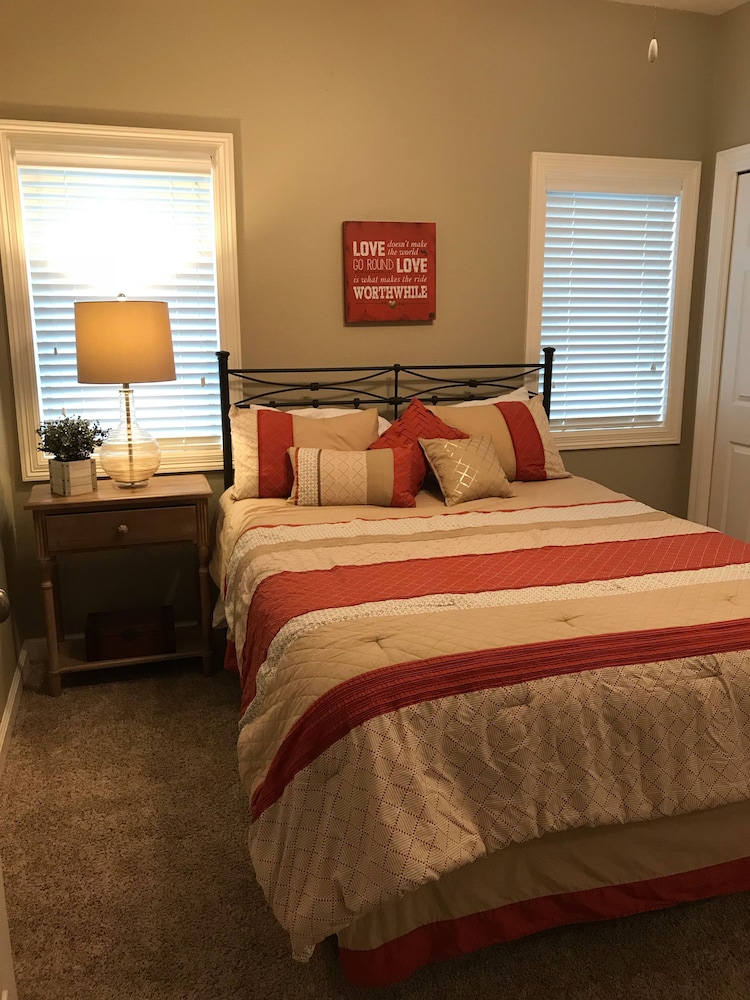 Beautiful, Peaceful Lrg Townhome- Right By Lake Balboa & Marina - Hot Springs Village, AR