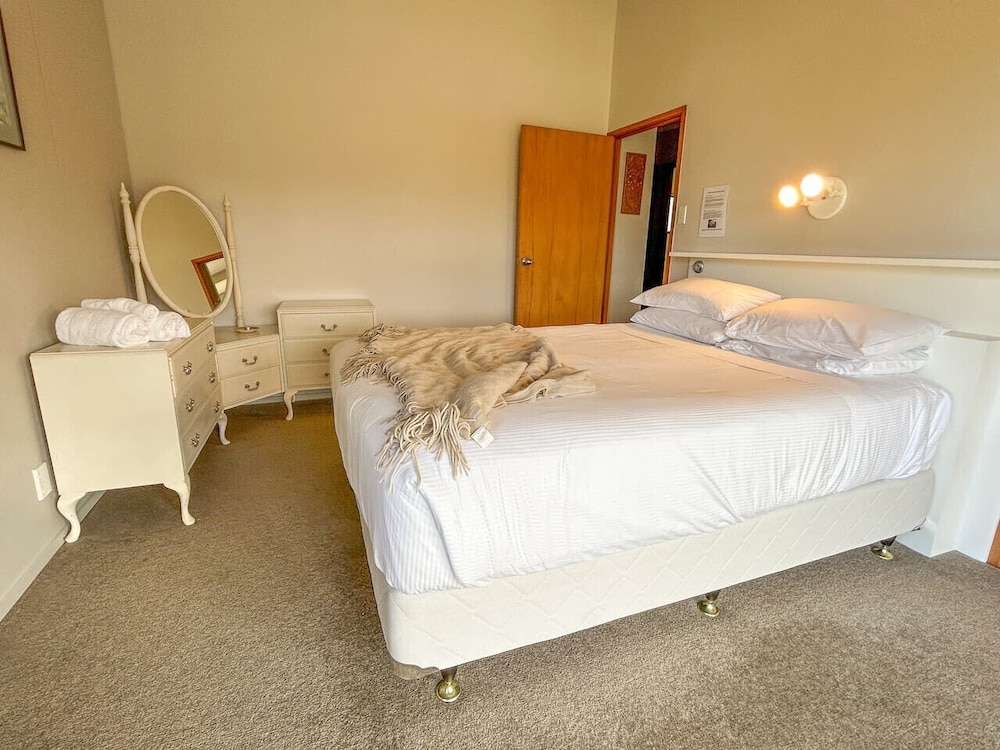 High Tides - Ngunguru Holiday Home - Tutukaka
