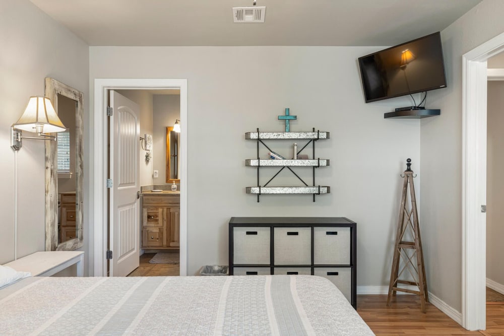 Hideaway At Crosstimbers Marina - Skiatook Lake, OK