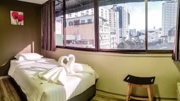 Quarto Duplo ou Twin Deluxe | Roupa de alta qualidade, minibar, cofre no quarto, Wi-fi grátis