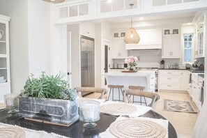 Walk to Beach! Beautiful Home with Ocean View and Jacuzzi! - San ...