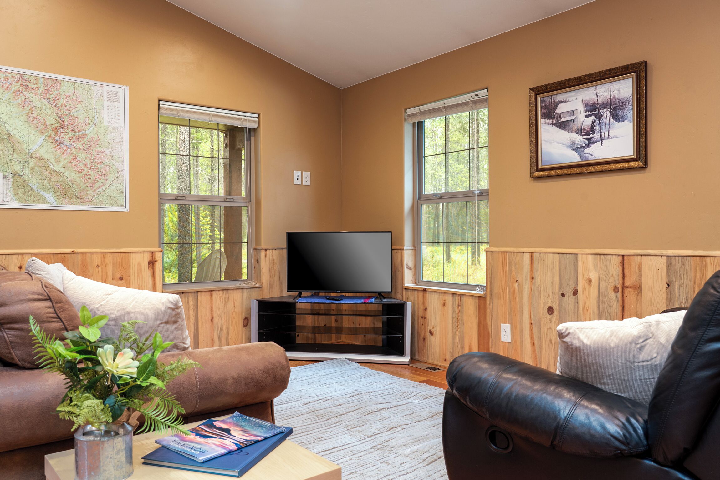 Enjoy Your Getaway And Explore With Glacier Park As Your Back Yard. Book Now! - West Glacier, MT