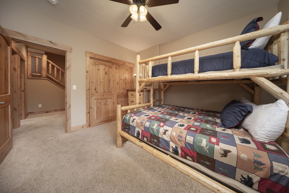 Winter Park Mountain Views With Relaxing Hot Tub - Winter Park, CO