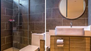 Quarto casal standard, 1 cama Queen | Banheiro | Chuveiro, produtos de toalete grátis, bidê, toalhas de banho