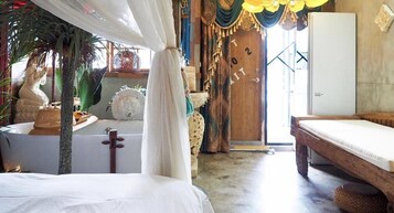 Quarto casal exclusivo, sacada | Individualmente decorados, individualmente mobiliados
