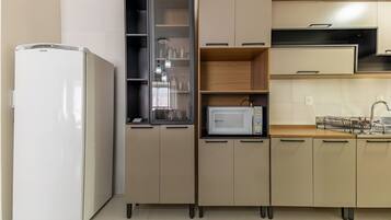 Apartamento, várias camas, não fumadores | Cozinha privada | Um frigorífico, um micro-ondas, uma placa de cozinha