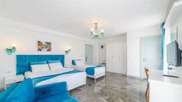 Quarto quádruplo luxo | Roupas de cama premium, frigobar, cofres nos quartos