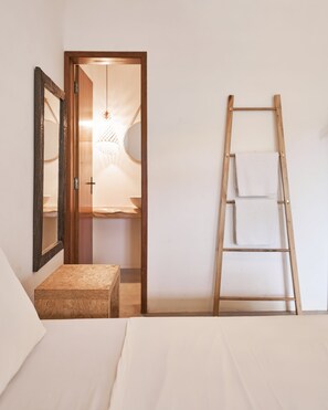 Quarto Twin Standard, 1 cama queen-size, acessível, não fumadores | Ferro/tábua de engomar, Wi-fi grátis, roupa de cama fornecida 