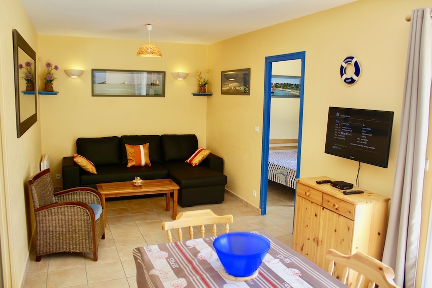 100 Mètres De La Mer, Label Tourisme Et Handicap Charges Incluses Jardin Parking - Cotentin