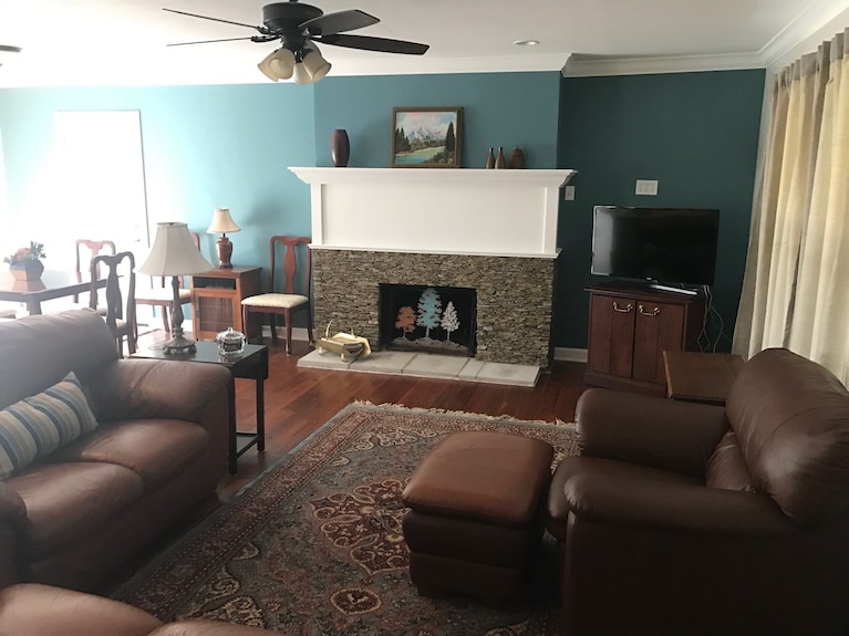Centrally Located 4 Bdrm Home - Knoxville, TN