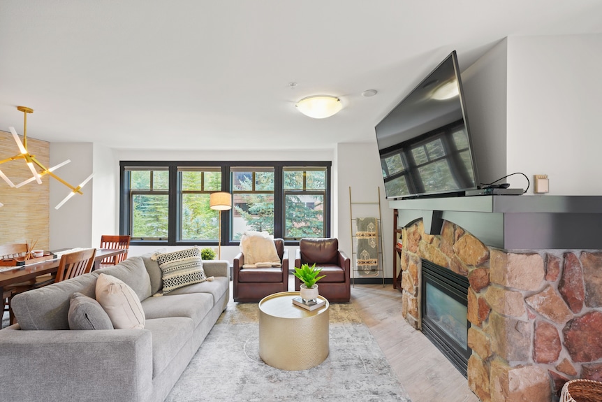 On The Slopes Ski In/out 2 Bed 2 Bath Corner Unit Large Windows Washer/dryer - Forest Lake, Midway