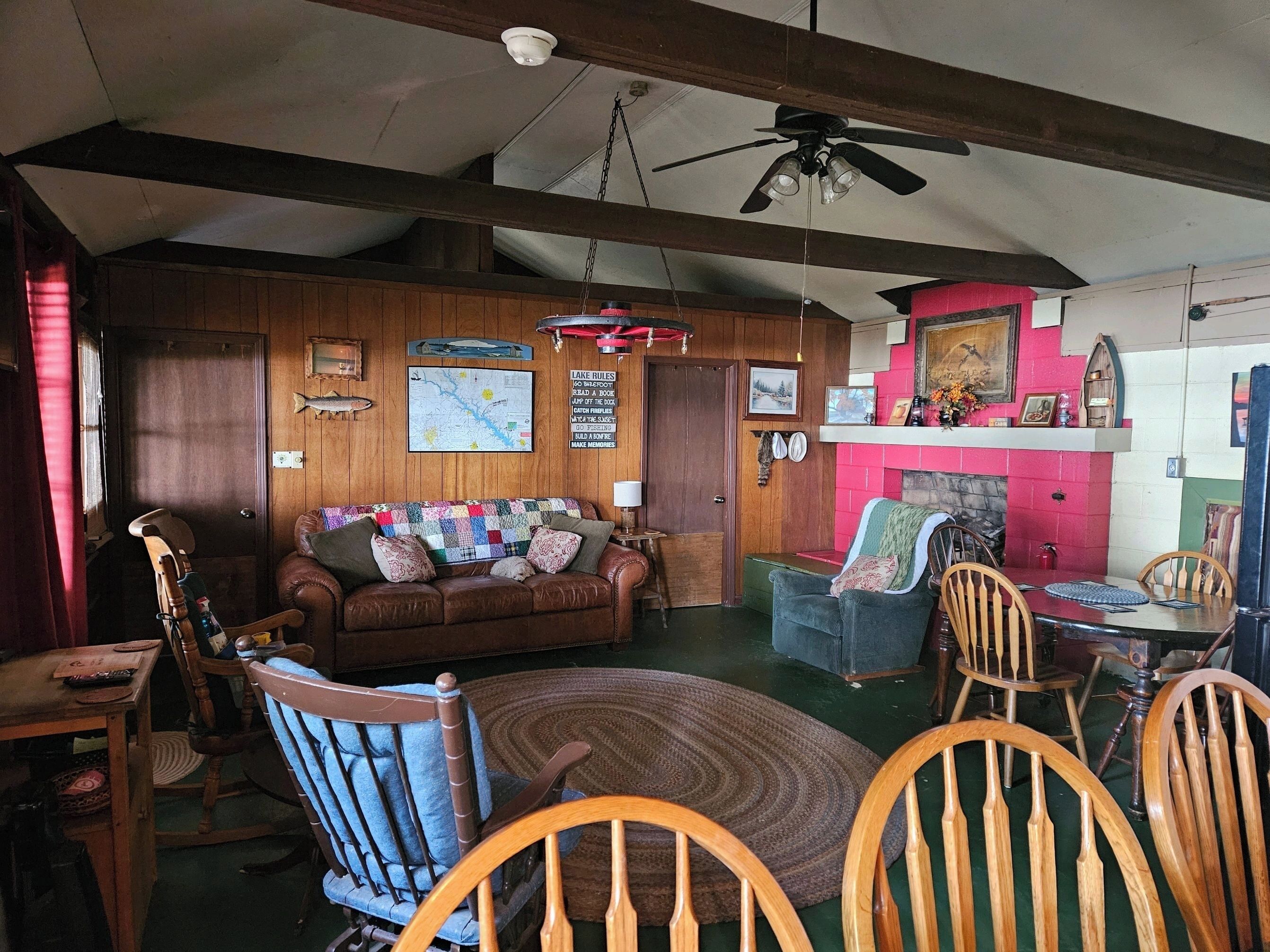 Escape To Amy's Mink Cabin On Lake Greenwood - Lake Greenwood, SC
