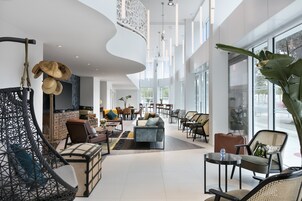 Área de estar no saguão