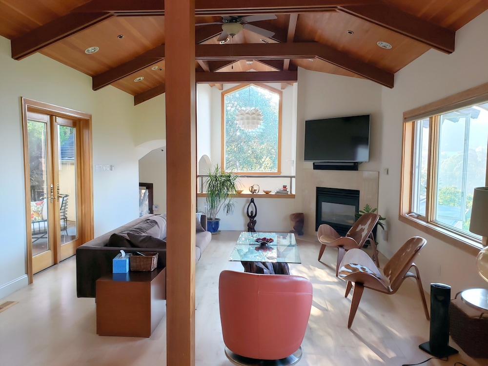 Spacious & Exclusive Home - Berkeley, CA