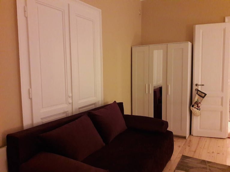 Estamos Organizando Cosméticos, Peluquerías Y Servicios Dentales. - Niš