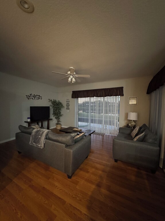 The Blue Flamingo Lake House Near Disney - Star Wars: Galaxy's Edge, Lake Buena Vista