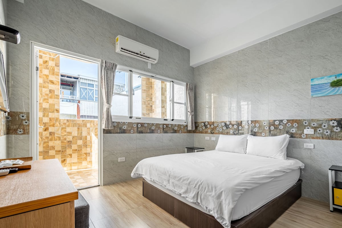 Quarto casal clássico, sacada | Escrivaninha, quartos à prova de som, Wi-Fi de cortesia, roupa de cama