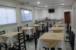 Pequeno-almoço tipo buffet diário incluído 