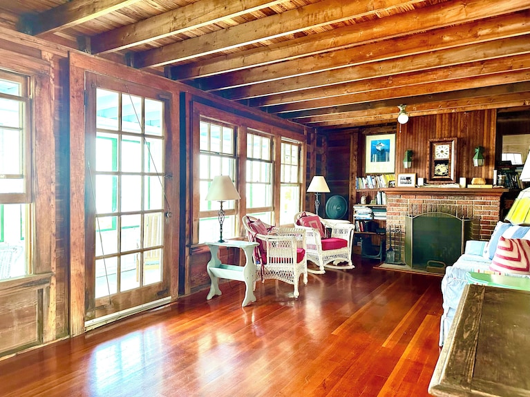 1930 Waterfront Cottage Op Tuttles Point - Connecticut