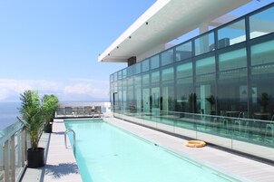 Piscina externa sazonal