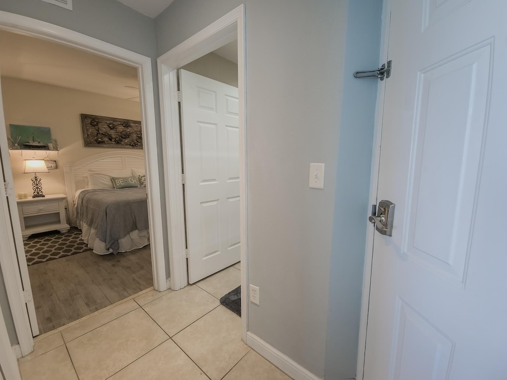 Boca Ciega Resort 313 Charming One Bedroom On The Water At Boca Ciega Resort And Marina - Madeira Beach, FL
