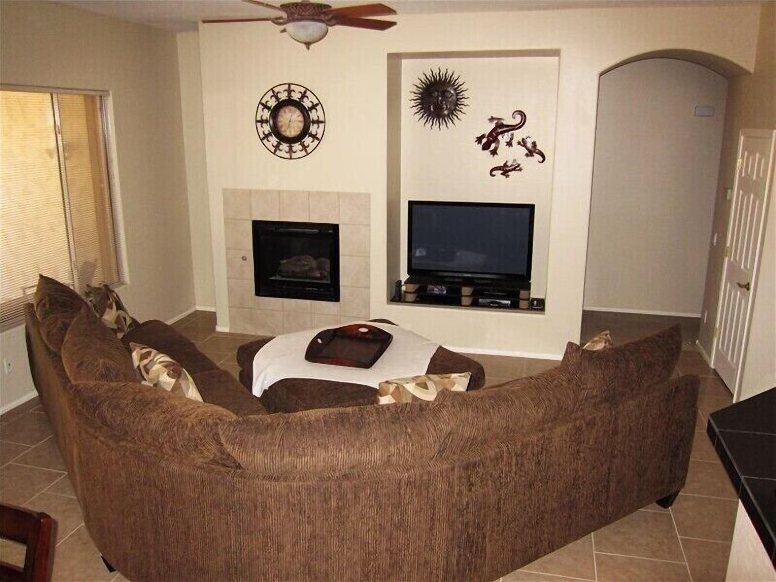 Your Backyard Oasis Waiting ..., Beautiful Home In An Award Winning Community - Gilbert, AZ