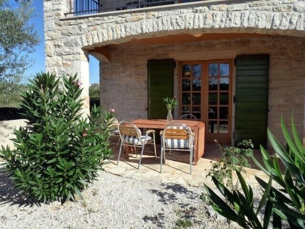 Stone Cottage In Tranquil Village Location, 5km From Porec - Vrsar