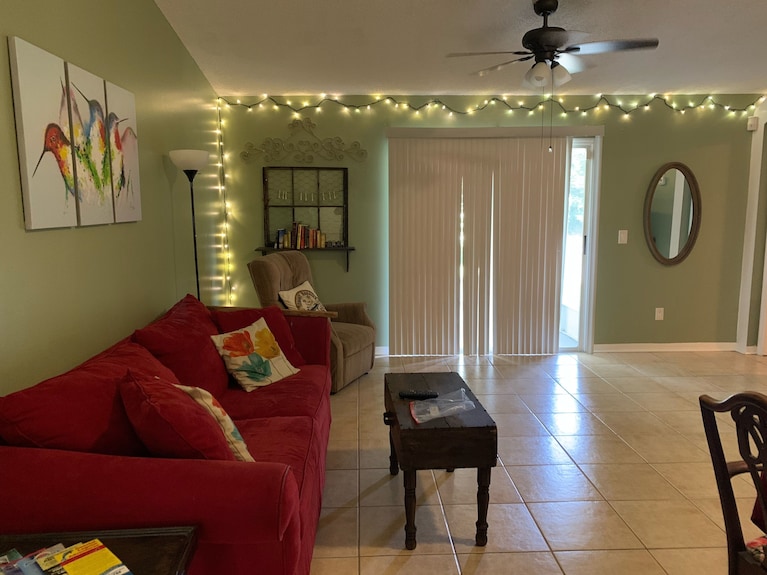 Acogedora Casa Lejos De Casa! - Palm Bay, FL