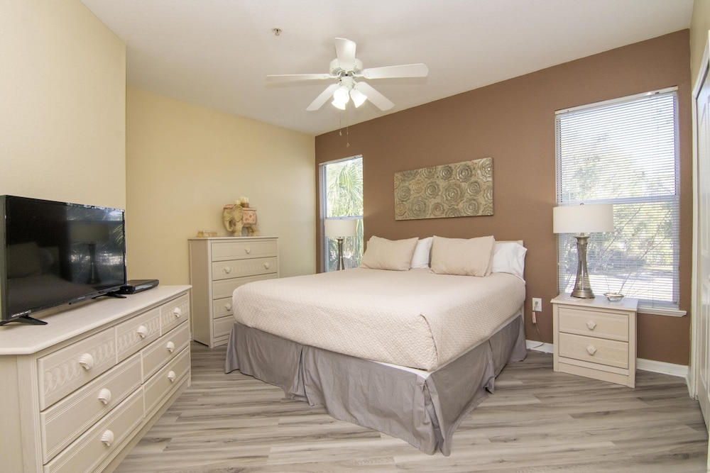 2nd Floor - 2 Bedroom 2 Bath Condo - Close Downtown Tampa - Temple Terrace, FL