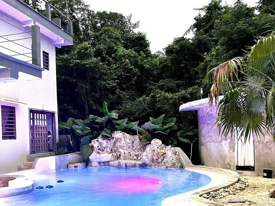 Piscina exterior, da(s) 6:00 à(s) 23:00, espreguiçadeiras