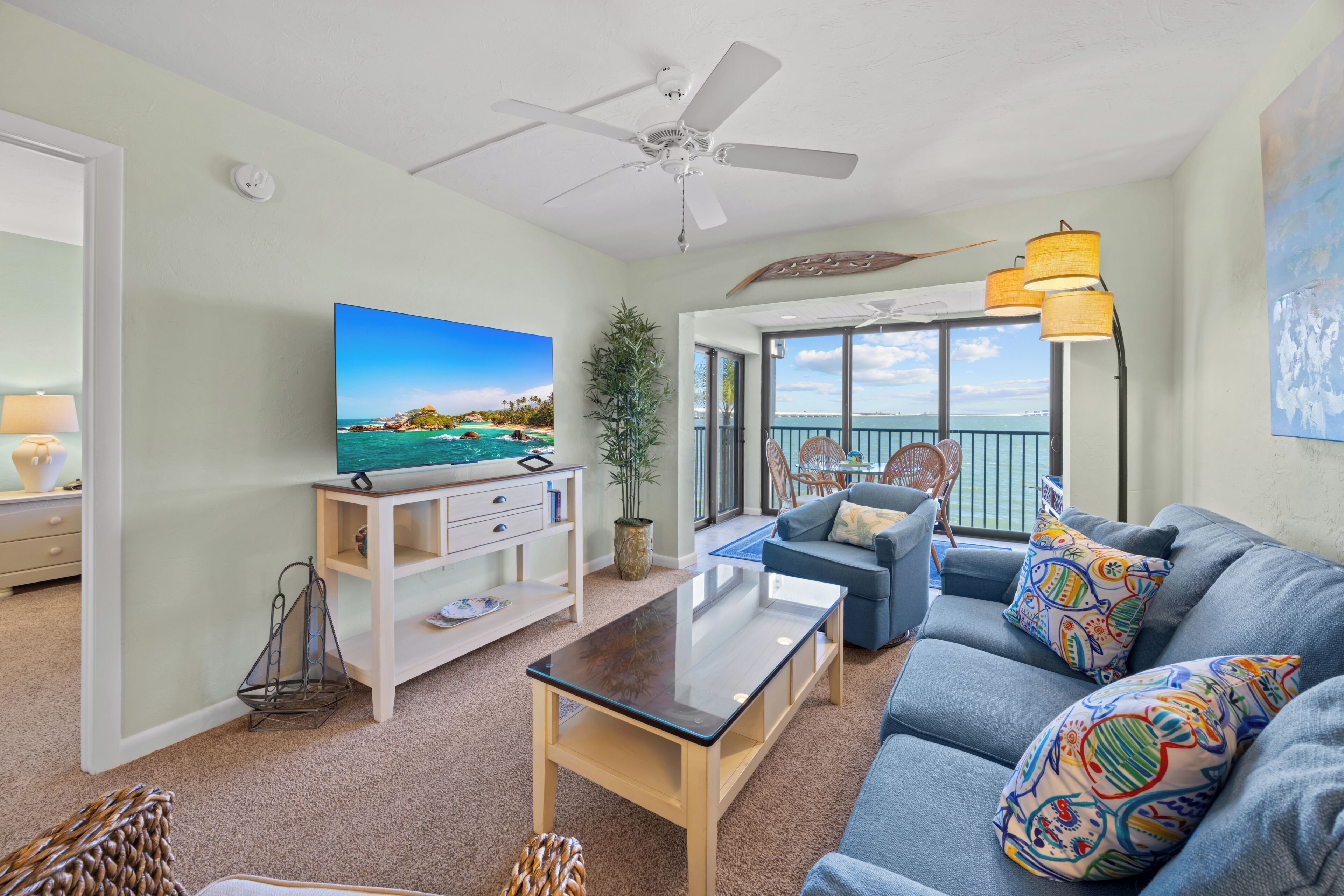 Mariner Pointe 1022: Stunning Direct Bayfront View & Great Amenities! - Sanibel, FL