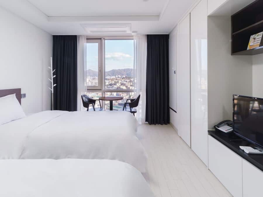 Quarto Twin Standard, 2 camas individuais | Com decoração personalizada