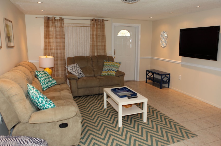 Happy Turtle B- 60 Steps From Beach - Anna Maria