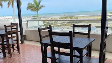 2 restaurantes, pequenos-almoços servidos, cozinha internacional