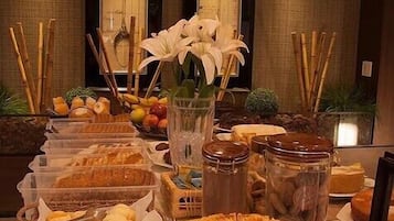 Pequeno-almoço tipo buffet diário incluído