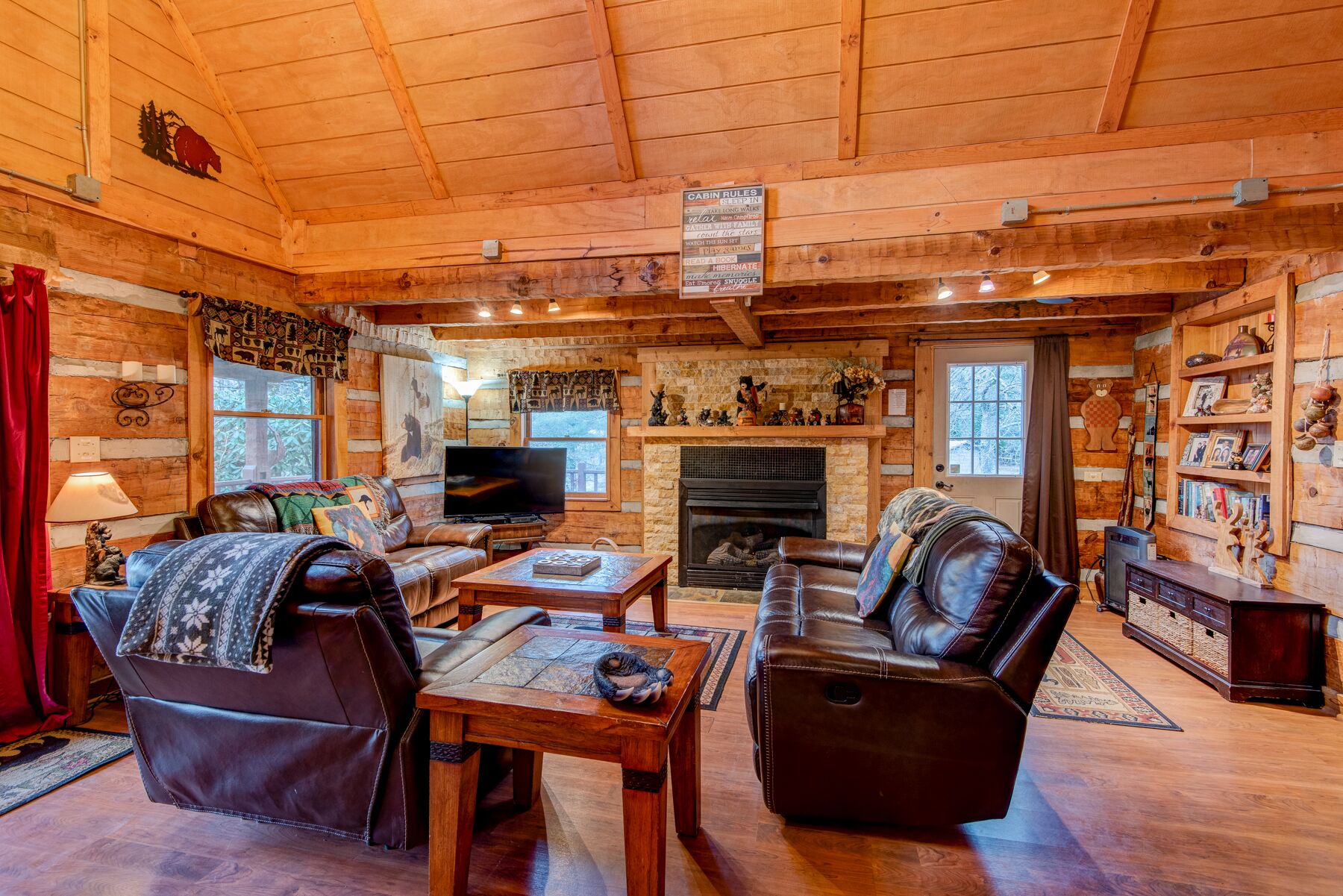 Bridgepoint Cabin: Walk To Watauga River, Hot Tub, Play In The Yard! - Valle Crucis, NC