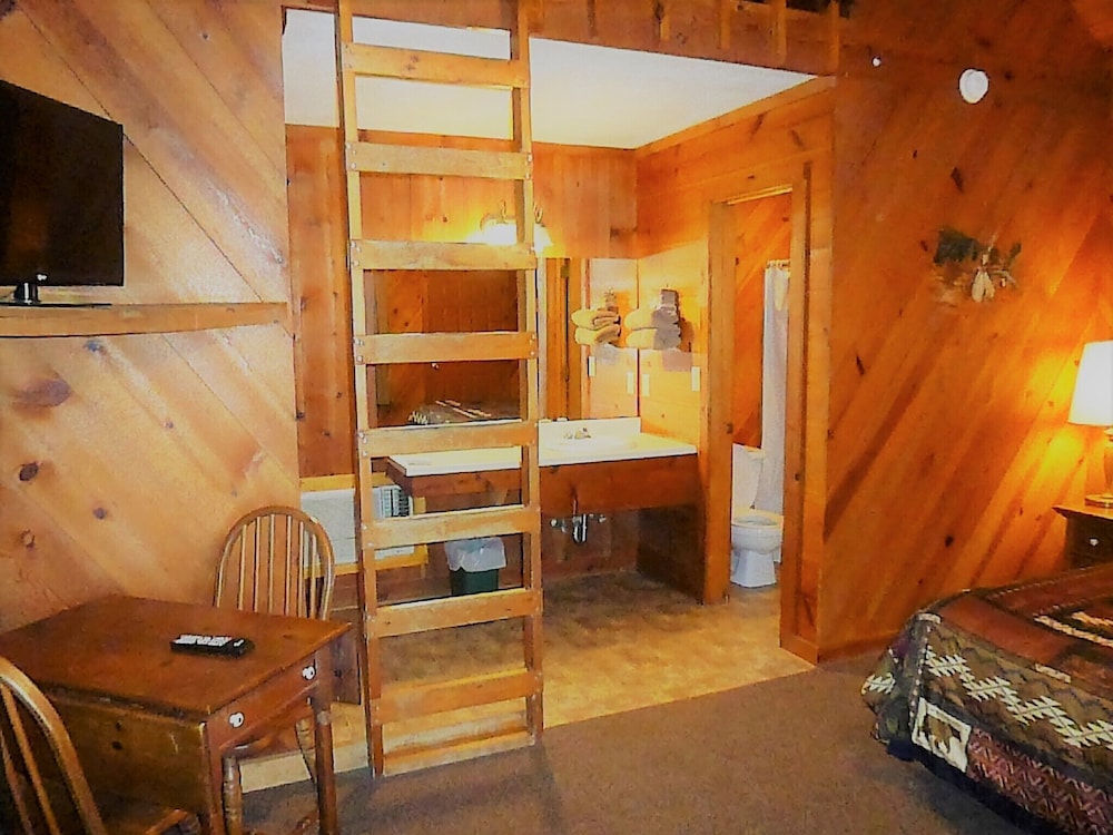 Bear Paw Cottage #3 King Adorable; Hot Tub; Pet Friendly; 2adults/ 2children - Sautee Nacoochee, GA