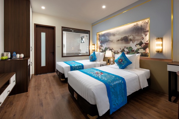 Roupas de cama premium, frigobar, cofres nos quartos, escrivaninha